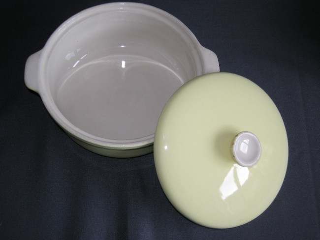 Servies de Sphinx parafeu pastelgeel dekschaal nr. 3 hoog Servies