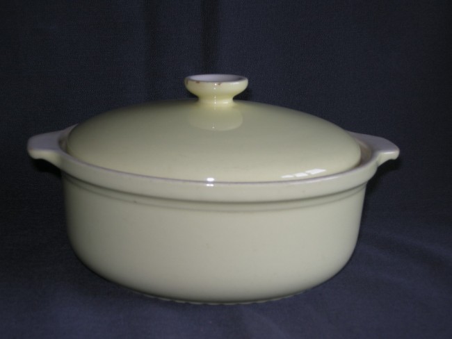 Servies de Sphinx parafeu pastelgeel dekschaal nr. 3 hoog Servies